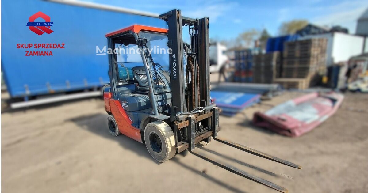 Toyota 8FGF25 viljuškar na gas