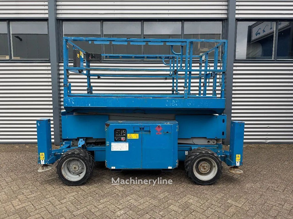 Genie GS3369RT Hoogwerker Schaarhoogwerker Ruwterrein makazasta platforma