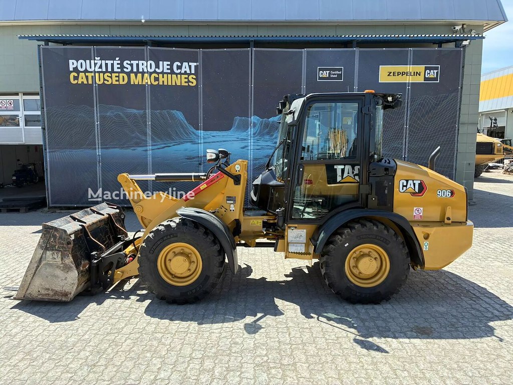 Caterpillar 906 multifunkcionalni utovarivač