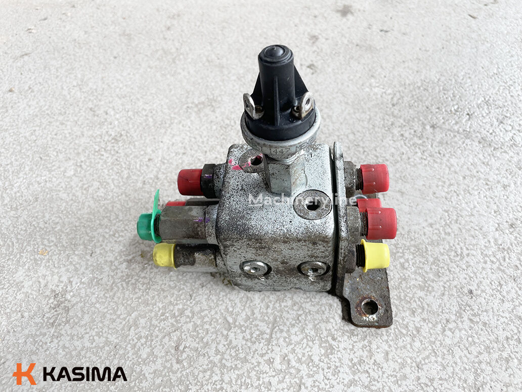 Shuttle valve Bobcat 7008274 7005031 7288246 za Bobcat E85 bagera