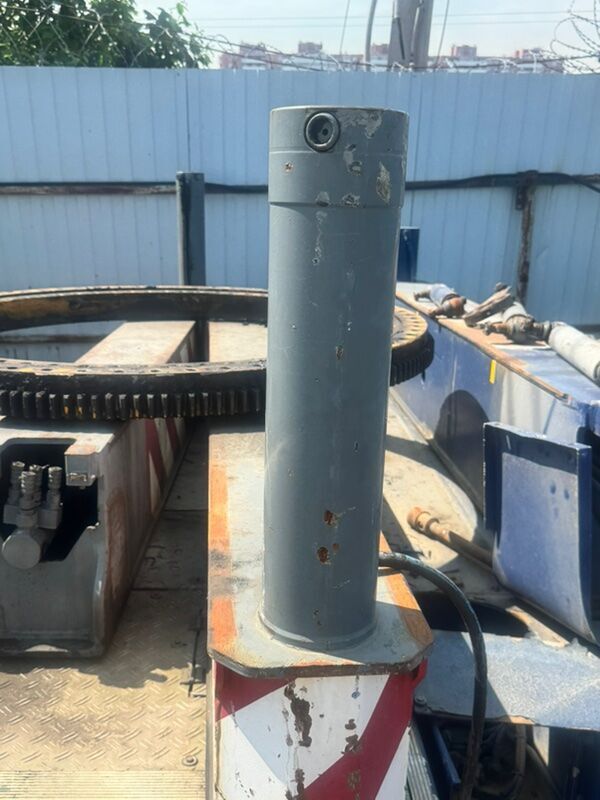 Liebherr 10045416 hidraulični cilindar za Liebherr LTM 1045 dizalice za sve terene