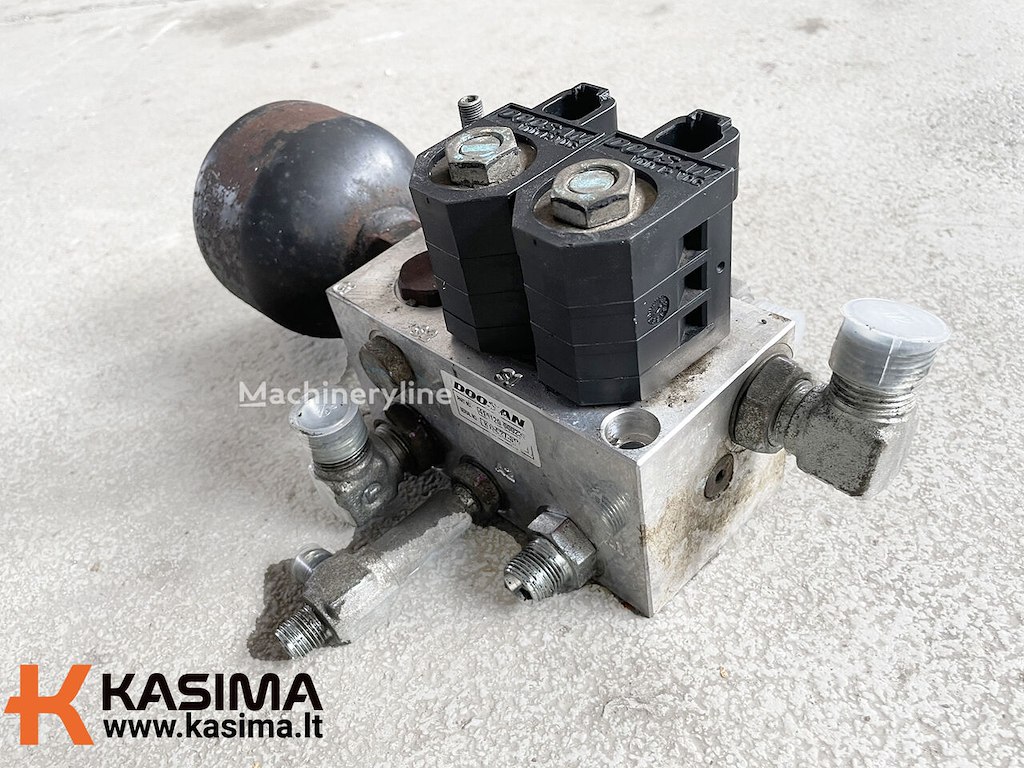 Doosan 7028853 410120-00023B solenoidni ventil za Bobcat E85 mini bagera