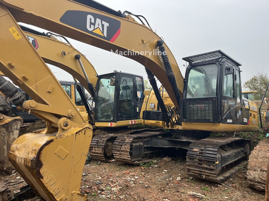 Caterpillar 320D2 bager guseničar