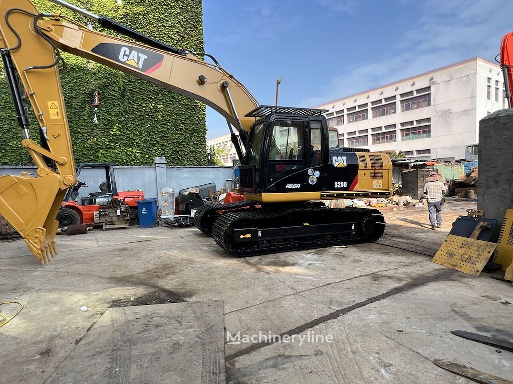 Caterpillar 320D bager guseničar