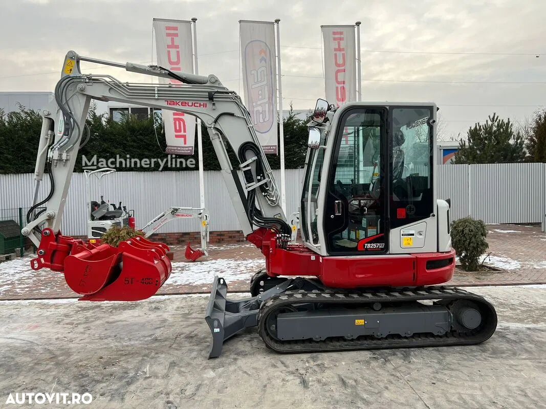 Novi Takeuchi TB257FR mini bager