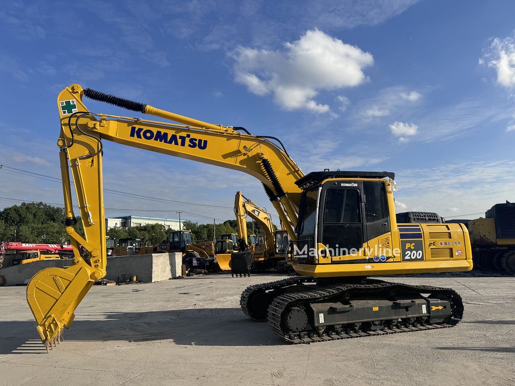 Komatsu PC210 bager guseničar
