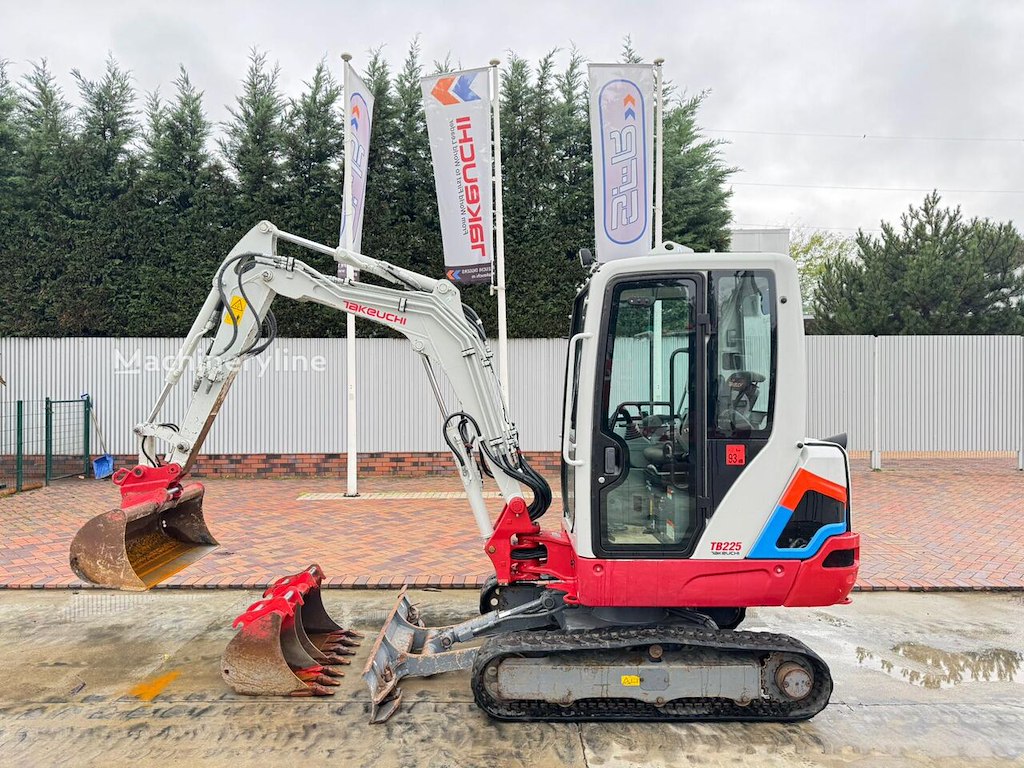 Takeuchi TB 225 mini bager