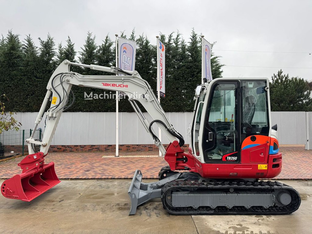 Novi Takeuchi TB 260 mini bager