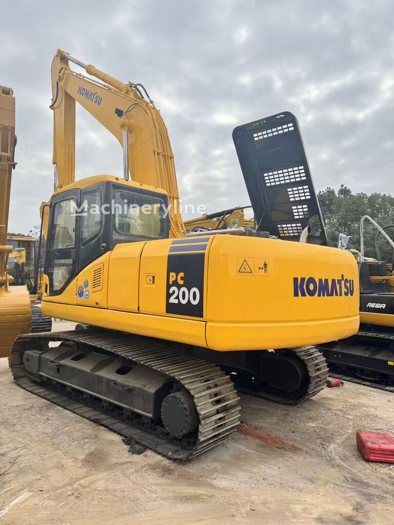 Komatsu PC200-7 bager guseničar
