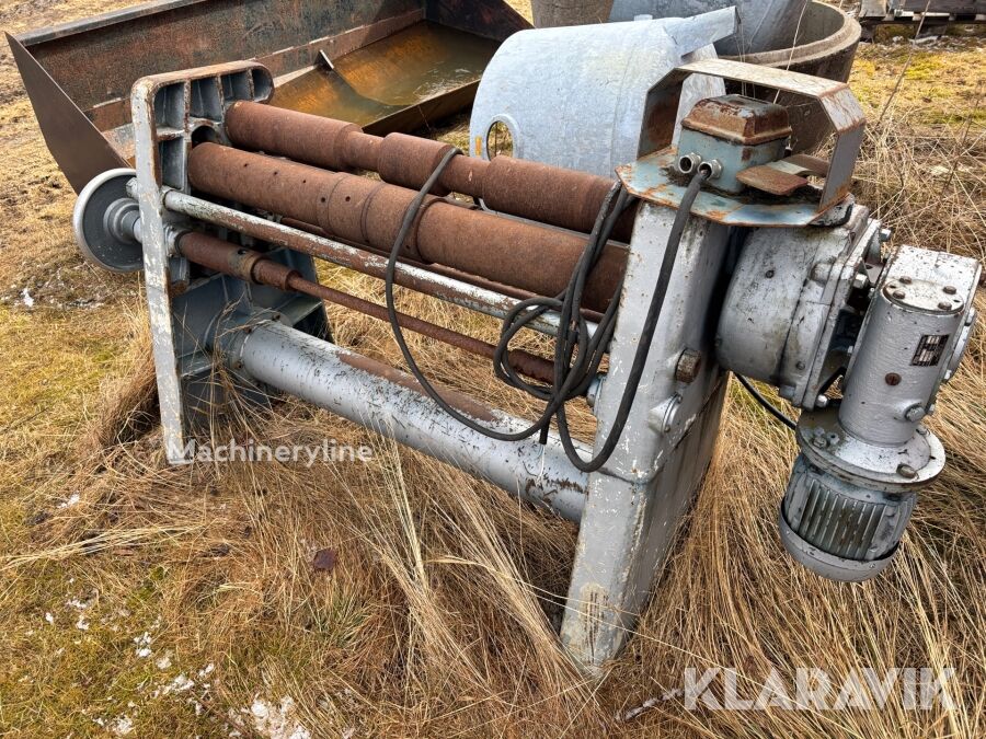 Prodaje se Luna Rundvalsmaskin Luna drugu mašinu za obradu drveta na aukciji