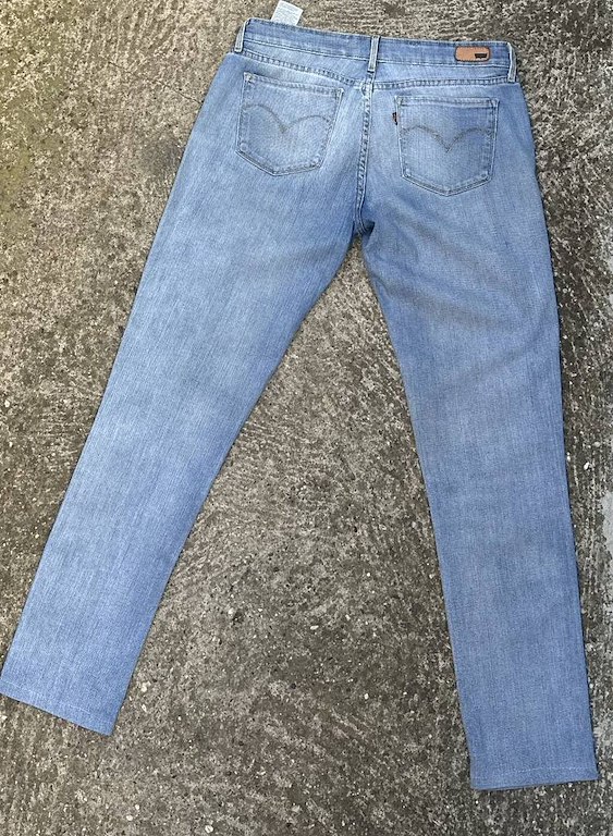 LEVIS - original, predobre blede Leviske u odličnom stanju. Srednji