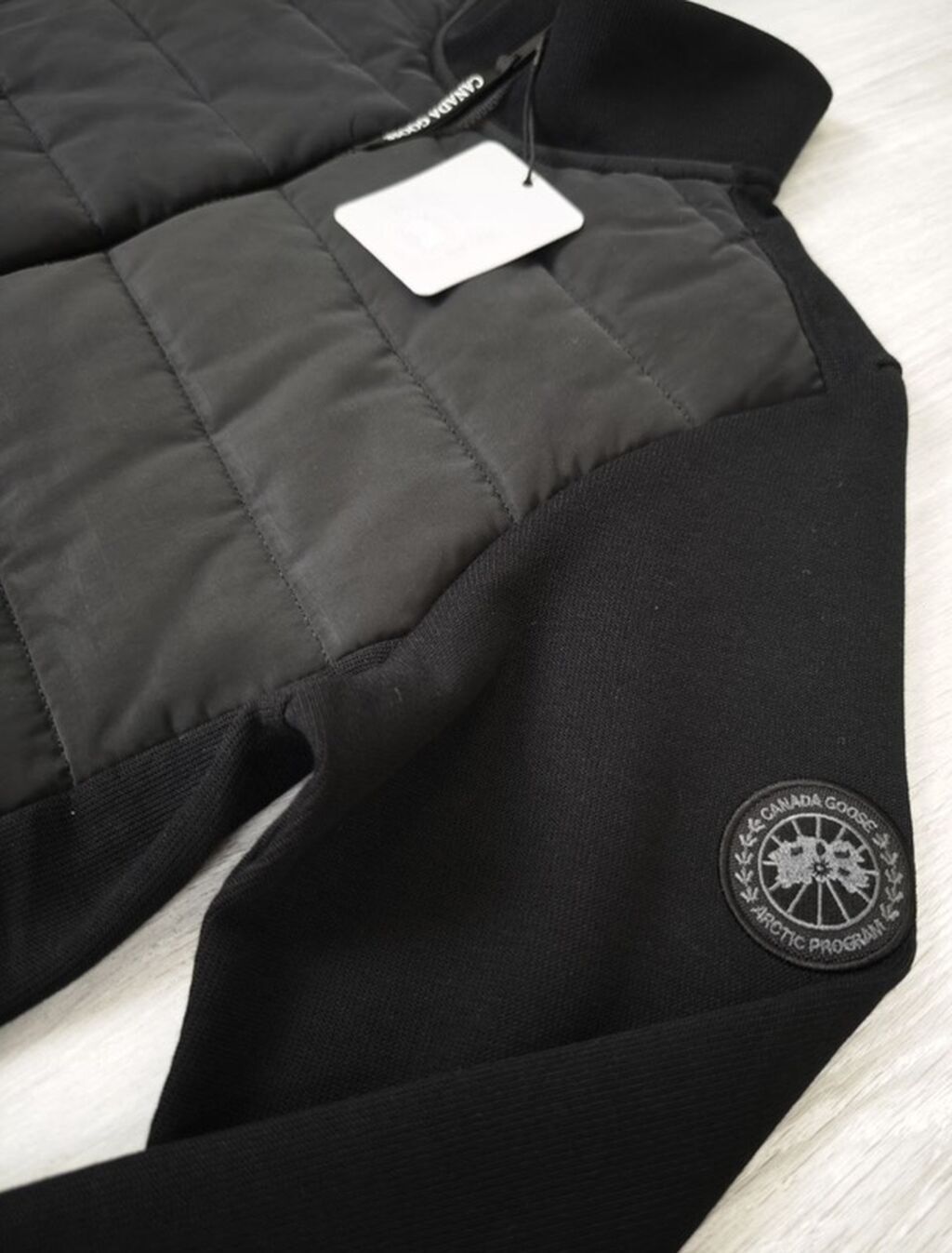 Canada Goose Zip Sweatshirt – muški duks sa rajsferšlusom - Model