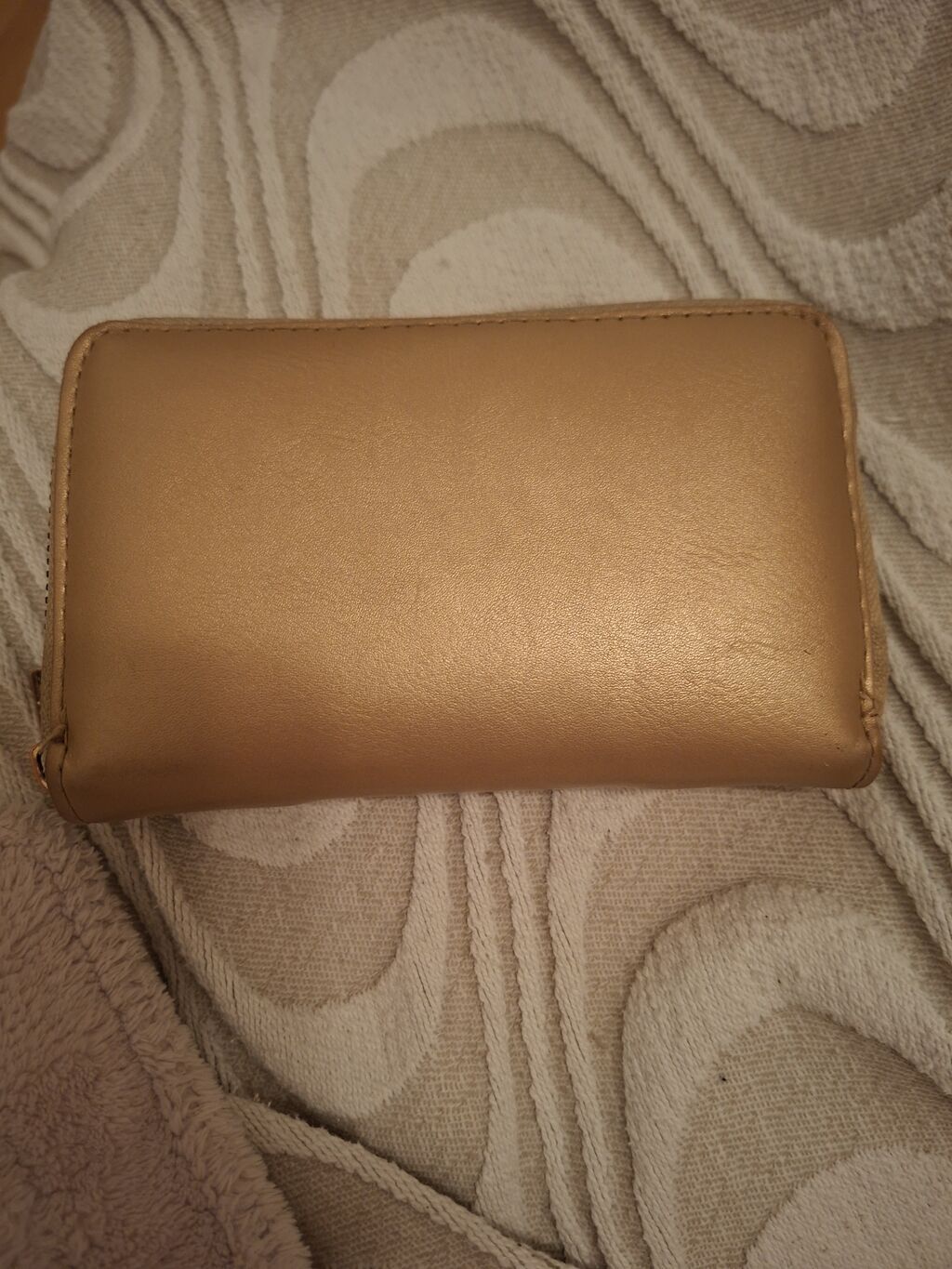 Zlatno-bež ženski novčanik/etui - Elegantna, minimalistička