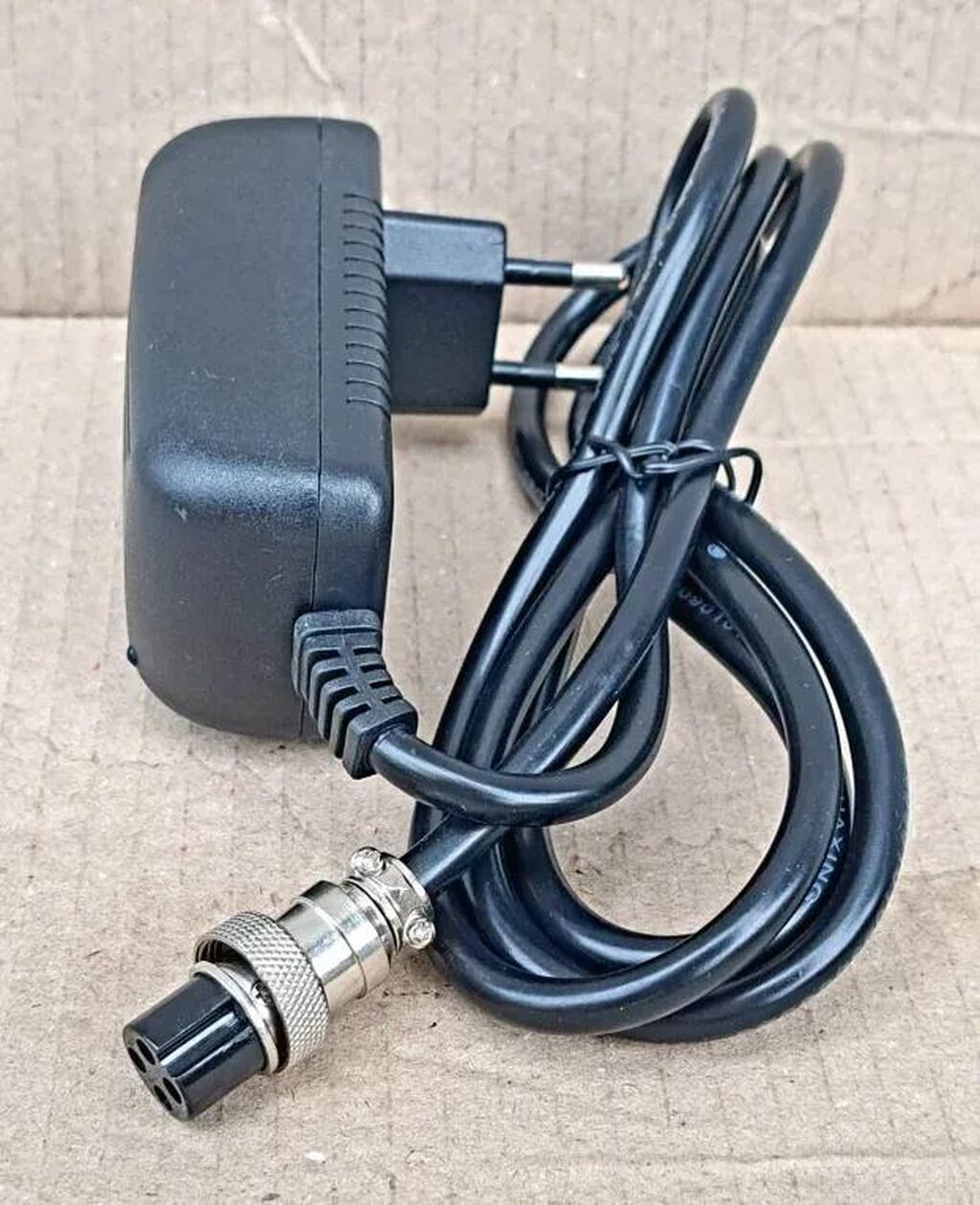 NAPAJANJE ZA MIKSETUADAPTER 4 PINA | Slanje po dogovoru ili lično