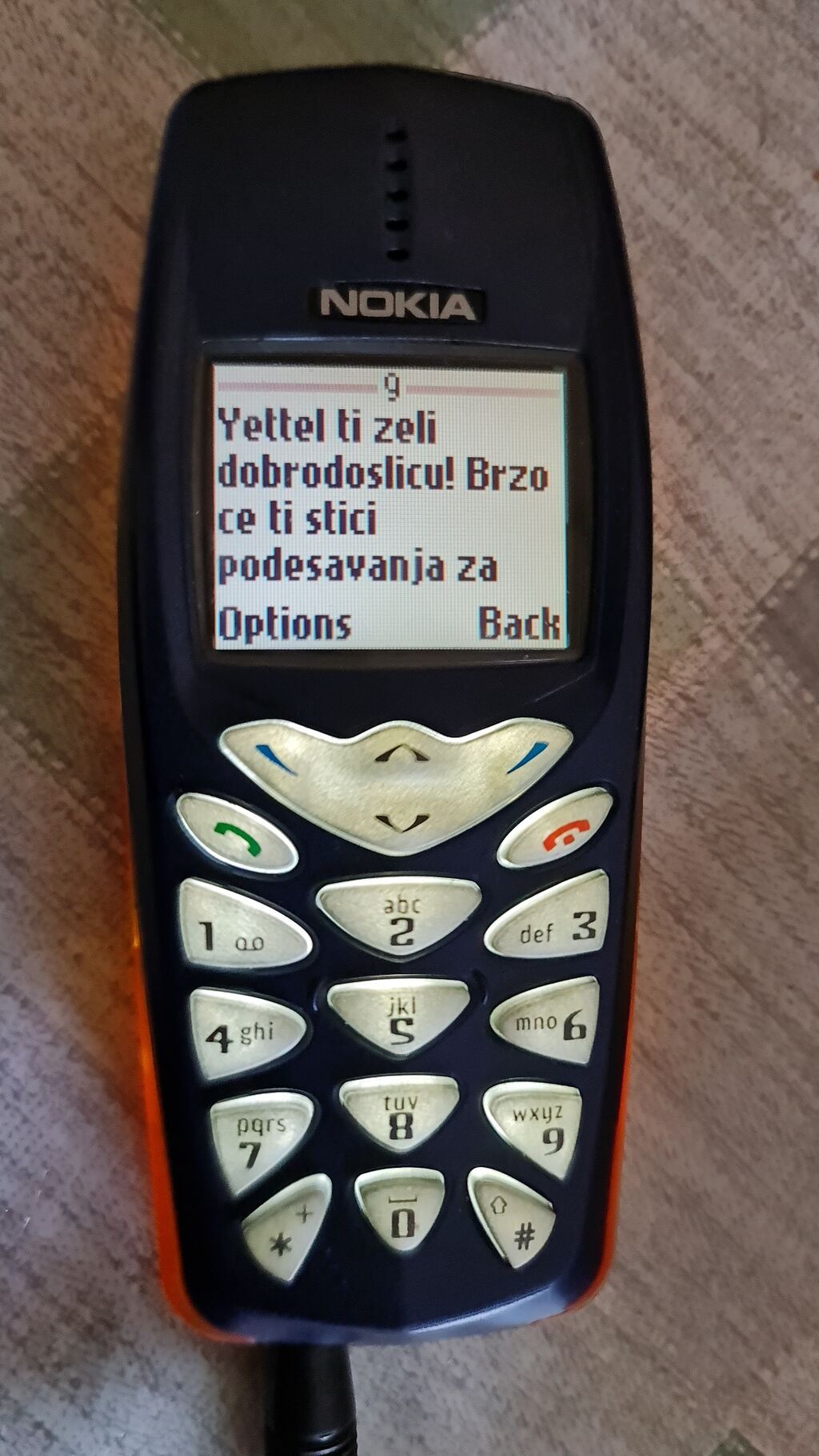 Nokia 3510i – klasični mobilni telefon sa kolor ekranom i podrškom za