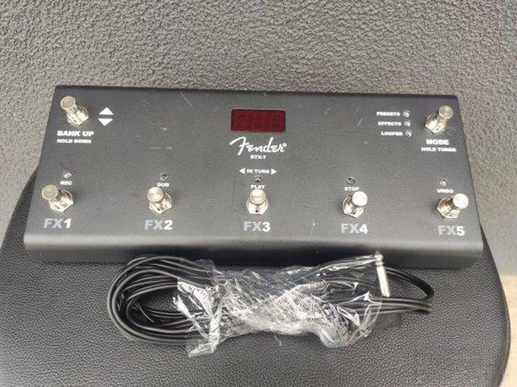 FENDER GTX-7 FOOTSWITCH | Slanje po dogovoru ili lično preuzimanje -