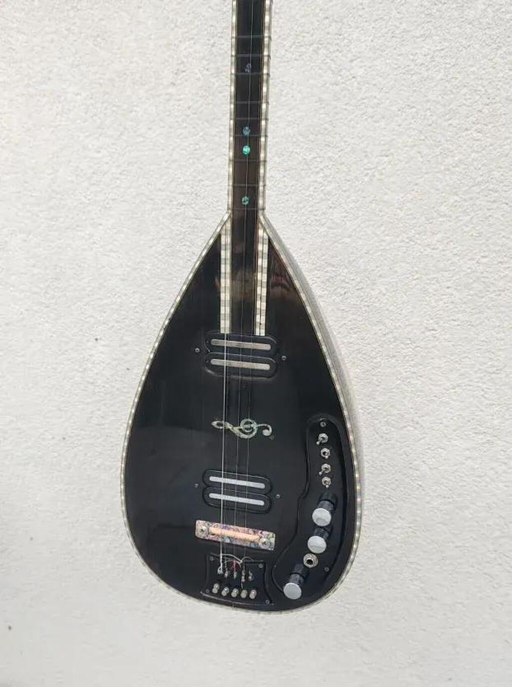 SAZ ELEKTRIČNI BAGLAMA | Ne poznajem dovoljno ovaj instrument da bih