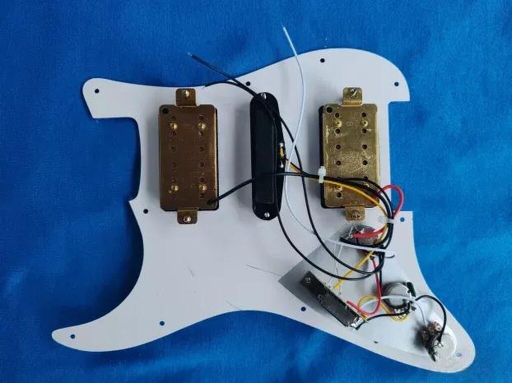 STRATOCASTER PICKGUARD HSH - MASKA KOMPLET STRUJA | 100% Novo100%