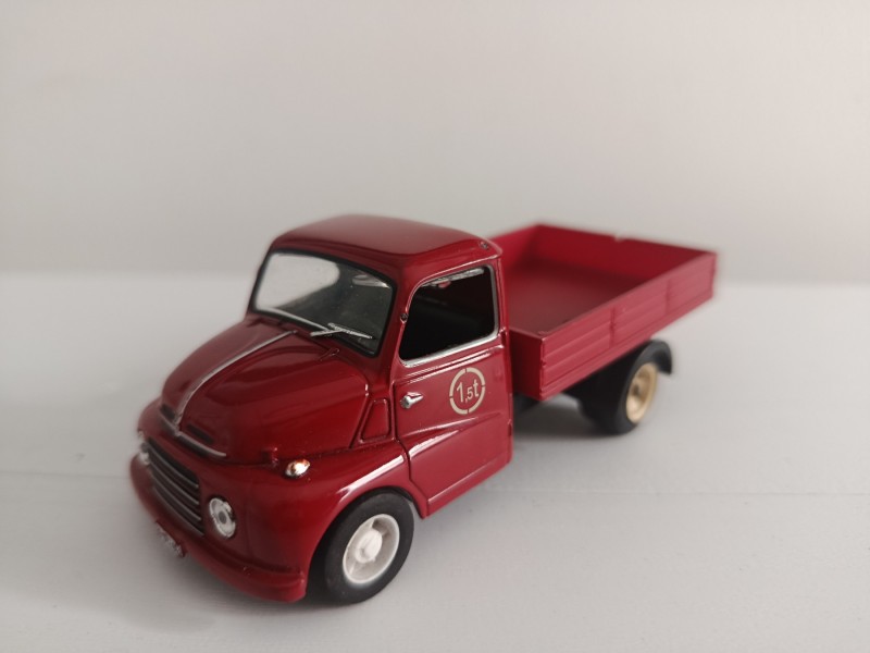 ZASTAVA 615, 1:43, DEAGOSTINI