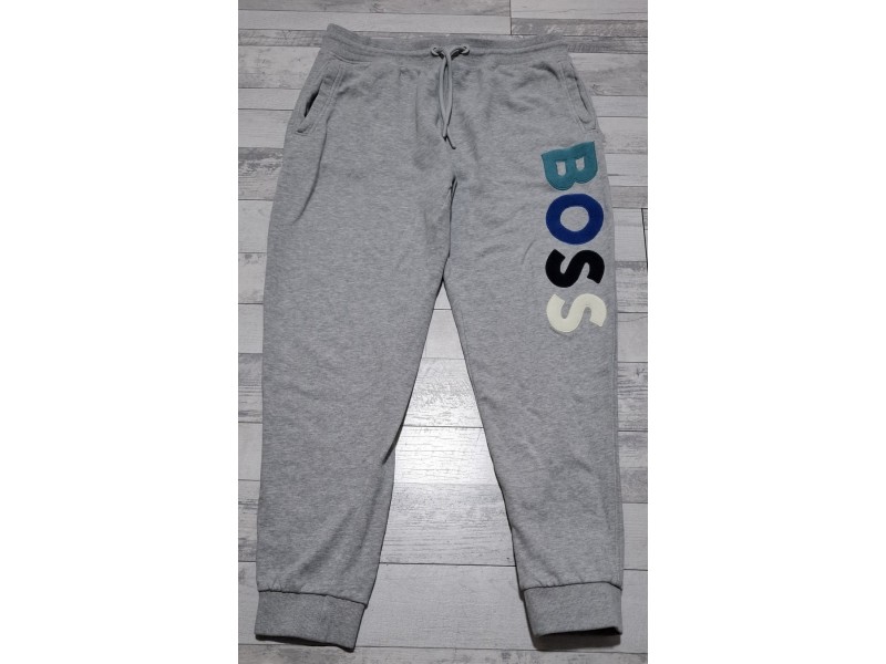 Hugo Boss trenerka vel. XL - original
