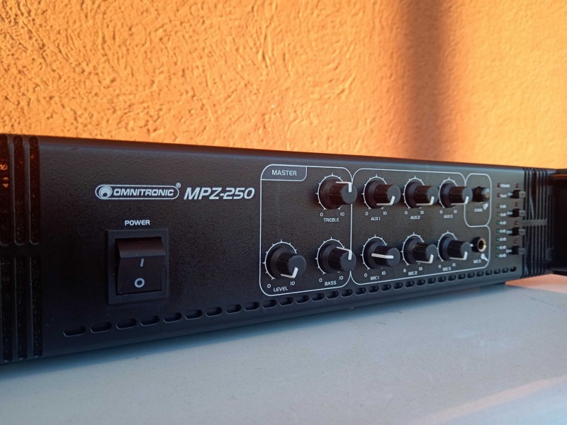 4 Omnitronic MPZ-250 (snagas-mikseta)