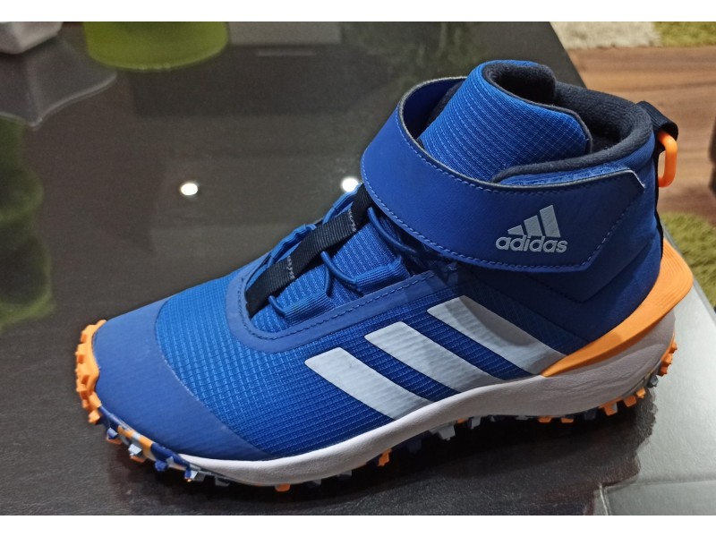 Patike Adidas Traxion - kao nove