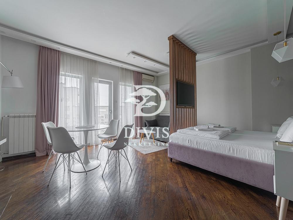 Bulevar despota Stefana , Petosoban stan na prodaju, 109m2, 598.000€