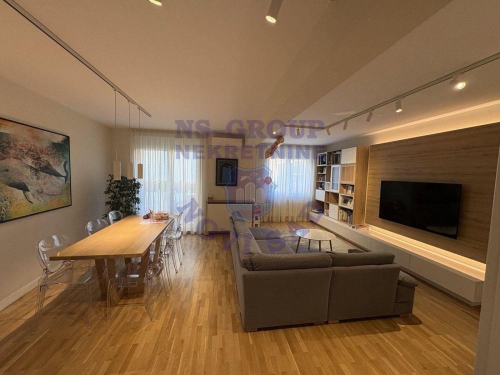 Četvorosoban stan na prodaju, 108m2, 378.220€
