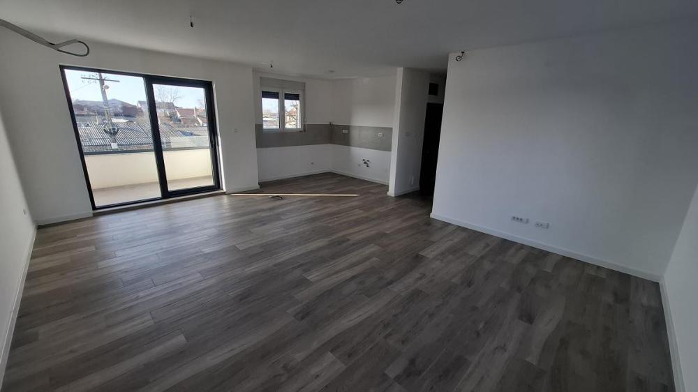 Četvorosoban stan na prodaju, 95m2, 186.000€