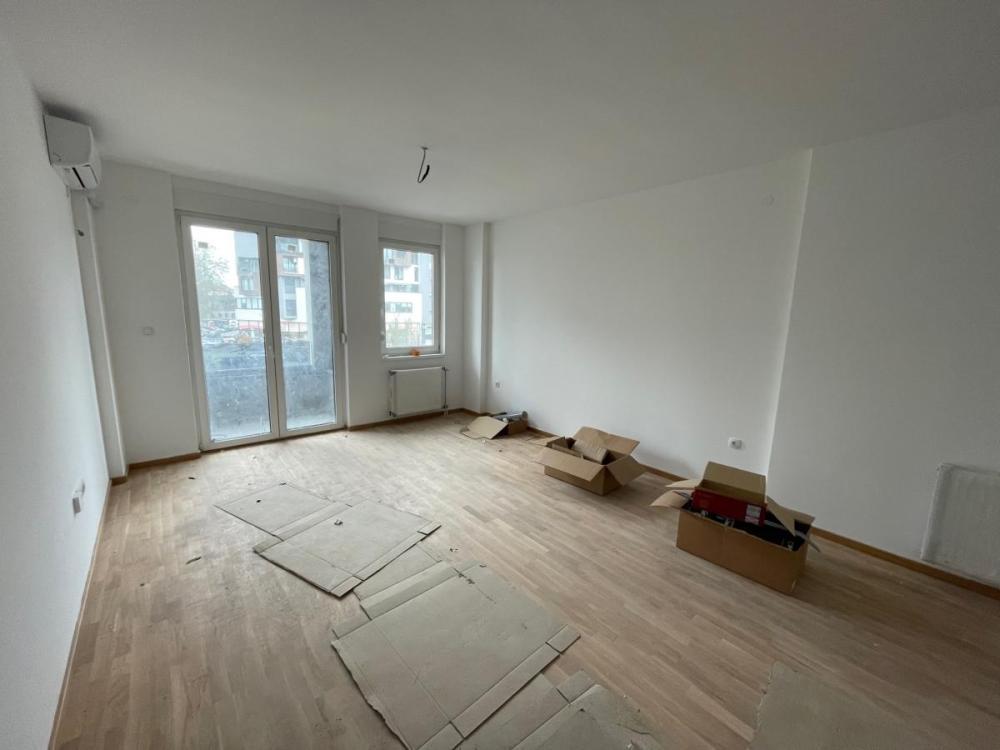 Trosoban stan na prodaju, 73m2, 219.500€