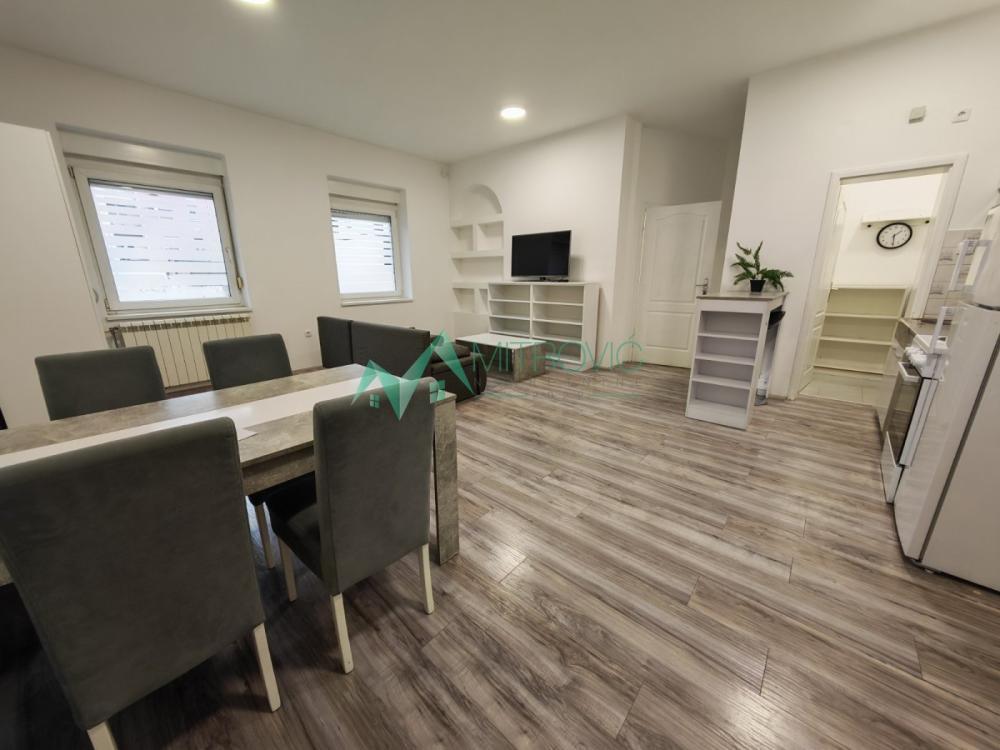 Trosoban stan na prodaju, 71m2, 204.800€