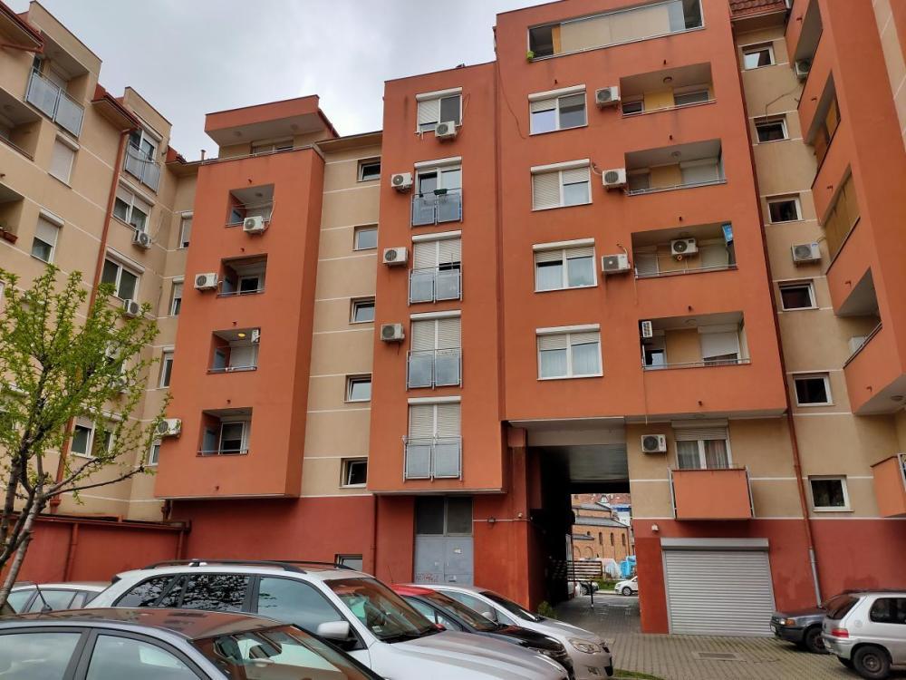Četvorosoban stan za izdavanje, 103m2, 600€