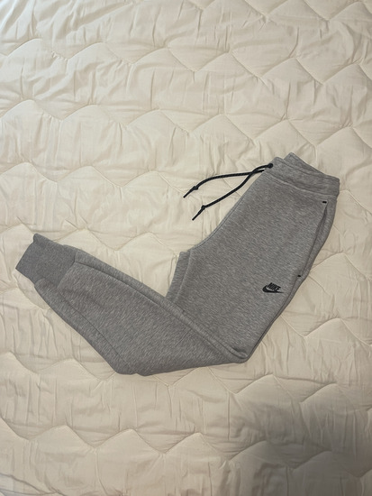 Nike tech fleece 2025