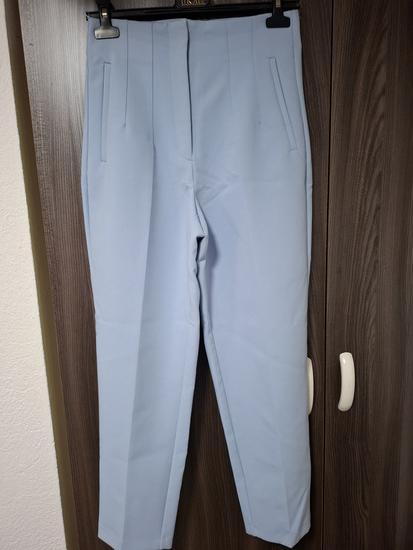 %Zara pantalone