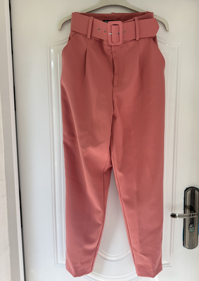 Zara pantalone puder roze