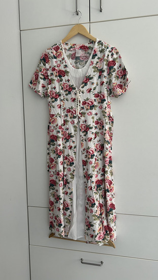 VINTAGE   ROMANTIC DRESS