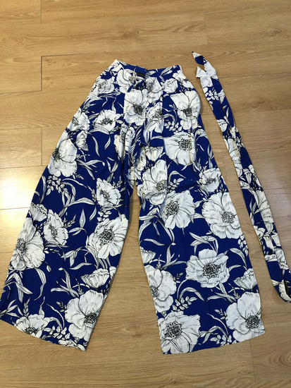 Zara pantalone M