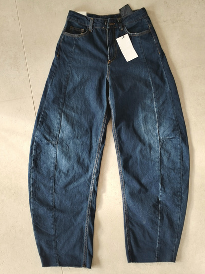 ZARA Barrel jeans - NOVE, SA ETIKETOM