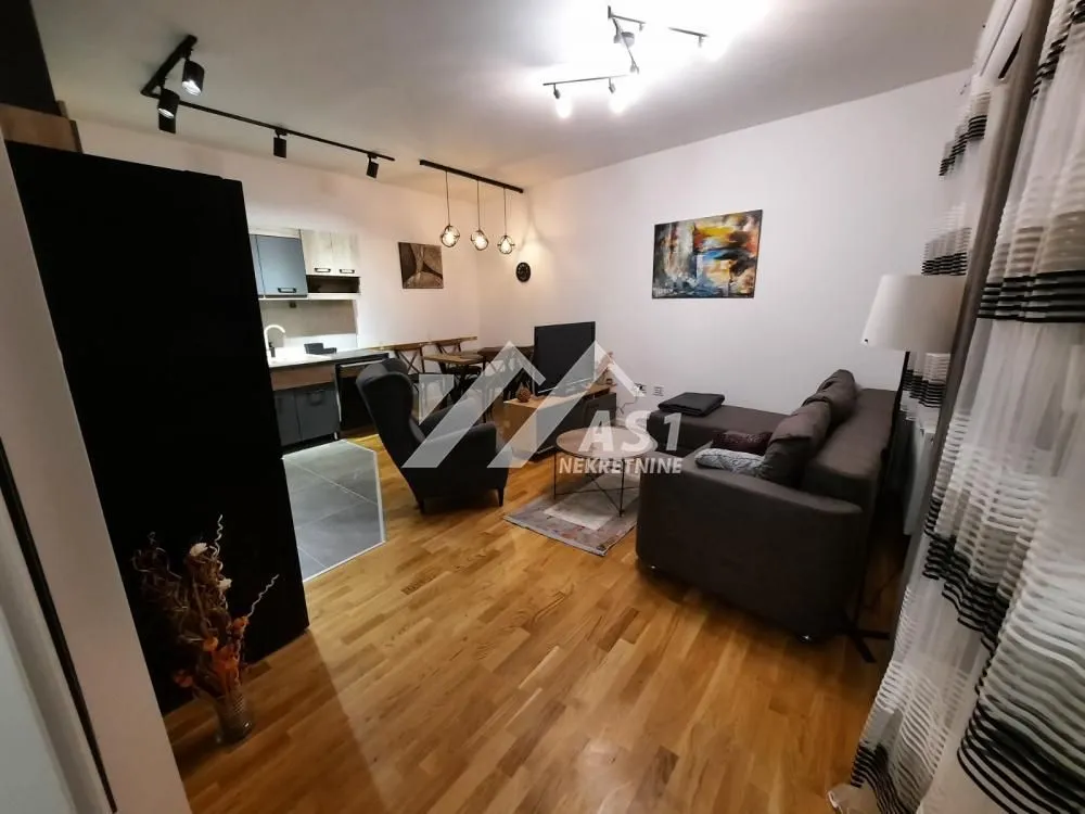 Izdavanje, dvosoban stan, 45m², Podbara, Novi Sad Sve Podlokacije