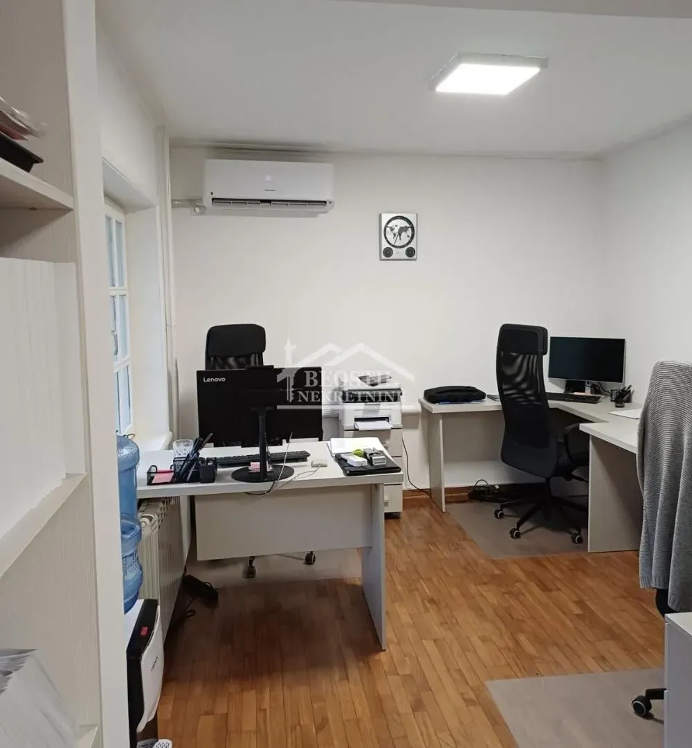 Izdavanje, poslovni prostor, 40m², Šumice, Beograd
