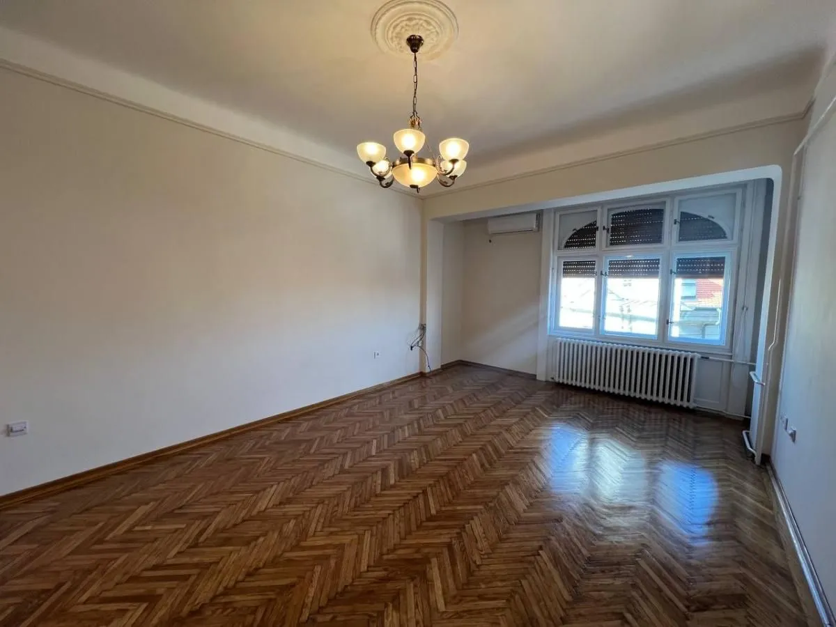 Izdavanje, poslovni prostor, 38m², Centar, Novi Sad