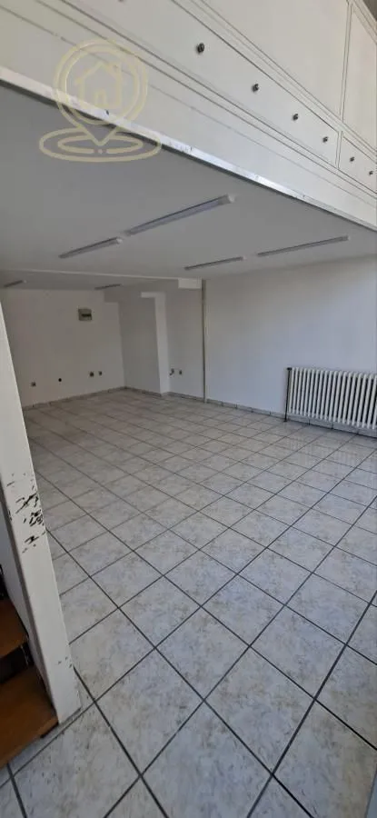 Izdavanje, poslovni prostor, 54m², Grbavica, Novi Sad Sve Podlokacije
