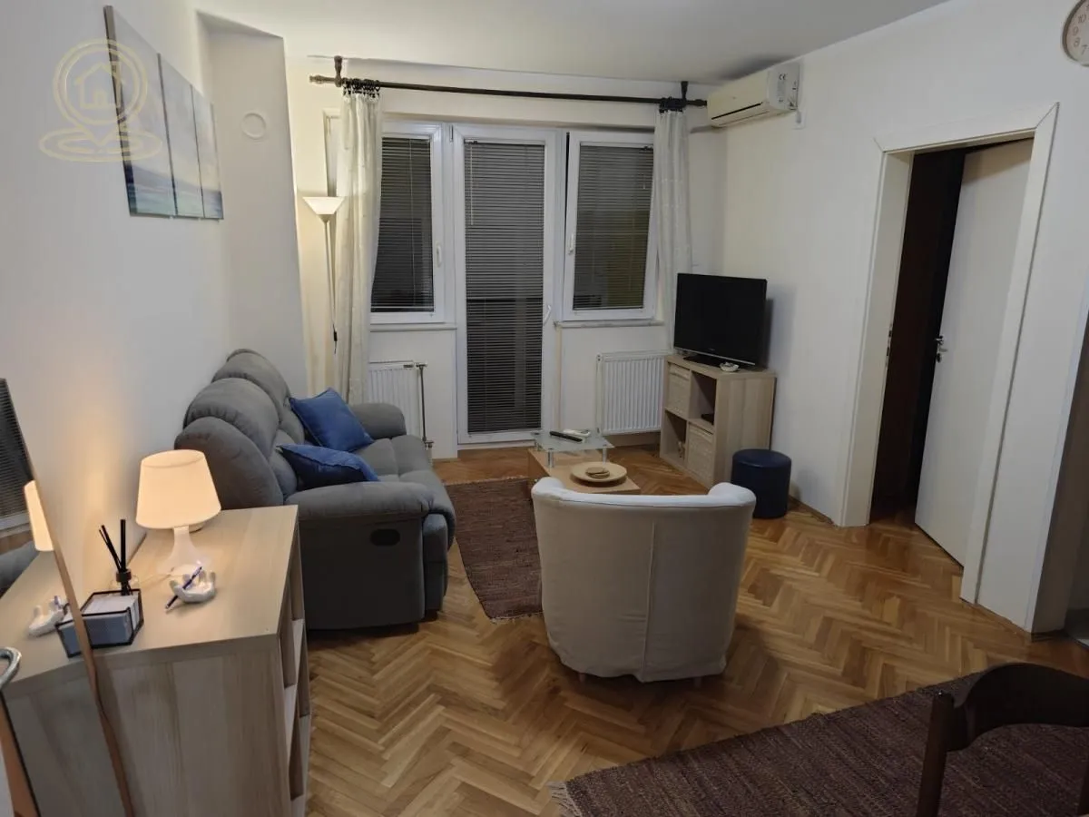 Izdavanje, dvosoban stan, 43m², Grbavica, Novi Sad Sve Podlokacije