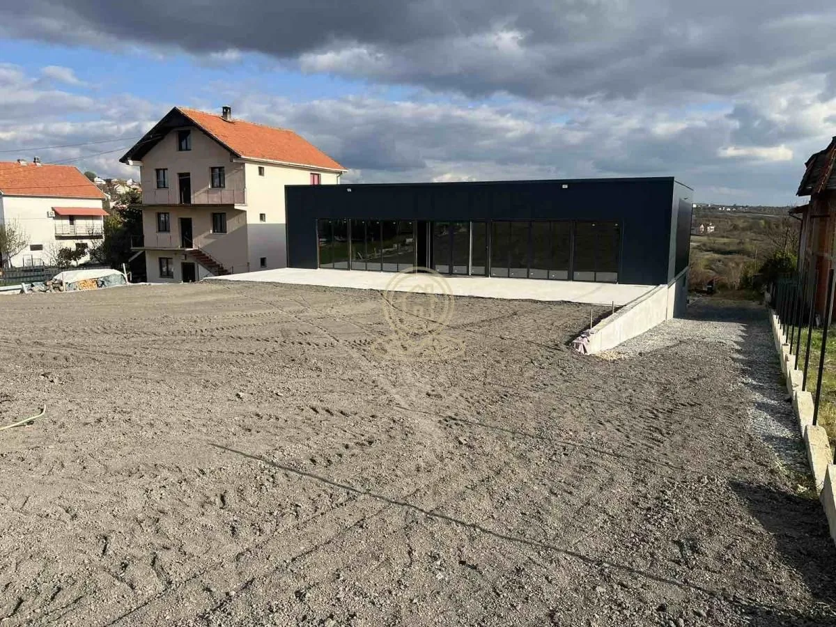 Izdavanje, poslovni prostor, 480m², Meljak, Barajevo