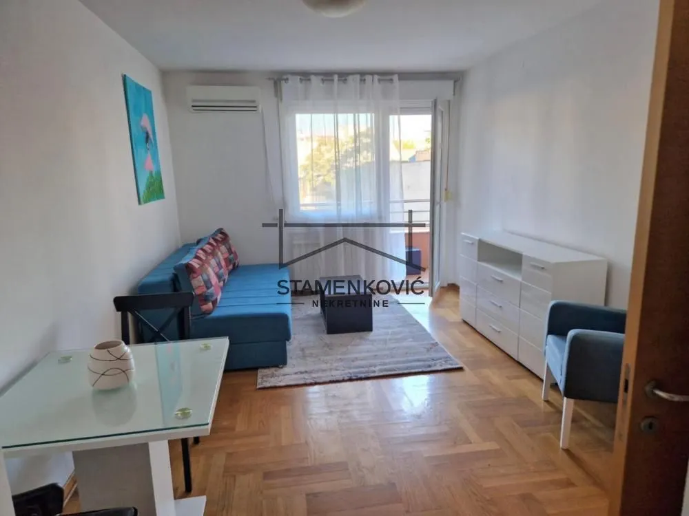 Izdavanje, jednosoban stan, 45m², Centar, Novi Sad