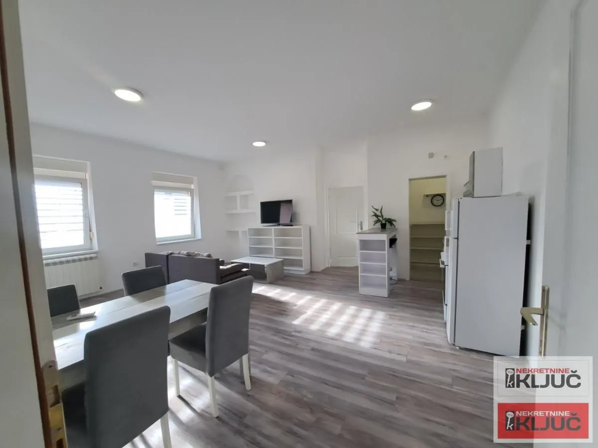 Prodaja, trosoban stan, 71m², Bulevar Oslobodjenja, Novi Sad Sve Podlokacije