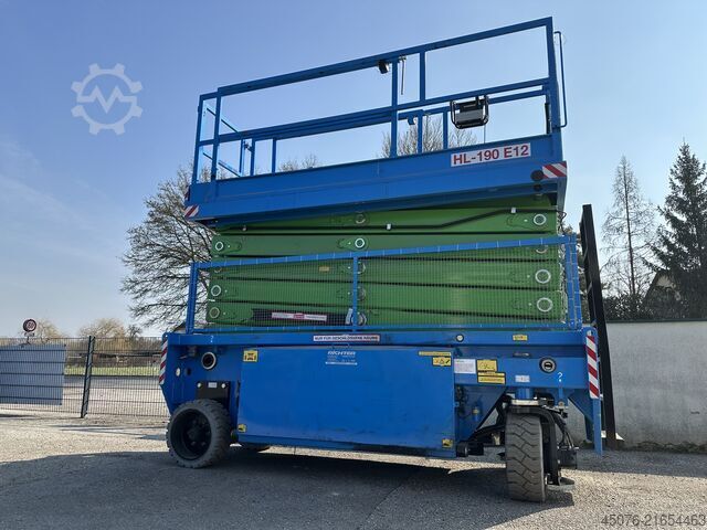 Platforma za podizanje Holland Lift HL-190 E12
Holland Lift HL-190 E12