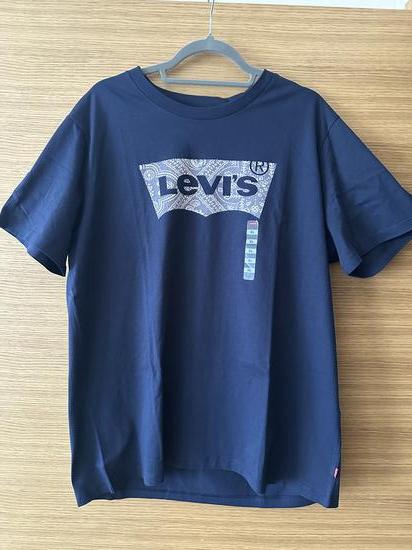 LEVIS MAJICA