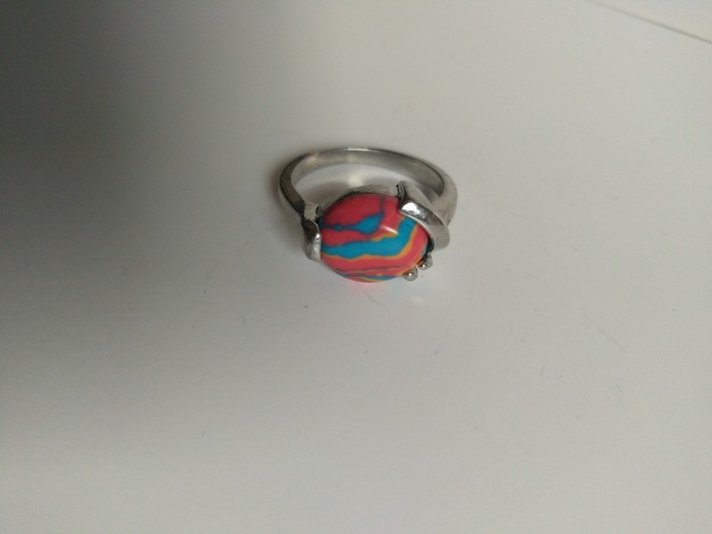 nov prsten sa šarenim kamenom ovalnim - 19 mm br 21