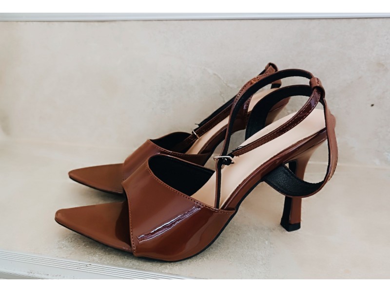 SHEIN SANDALE Stikle 38 LAKOVANE